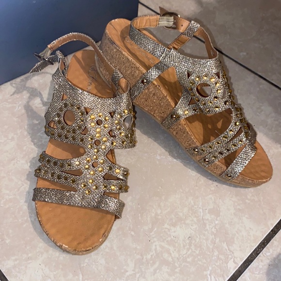 Forever 21 | Shoes | Forever Glittery Gold Wedge Sandals Size 85 | Poshmark
